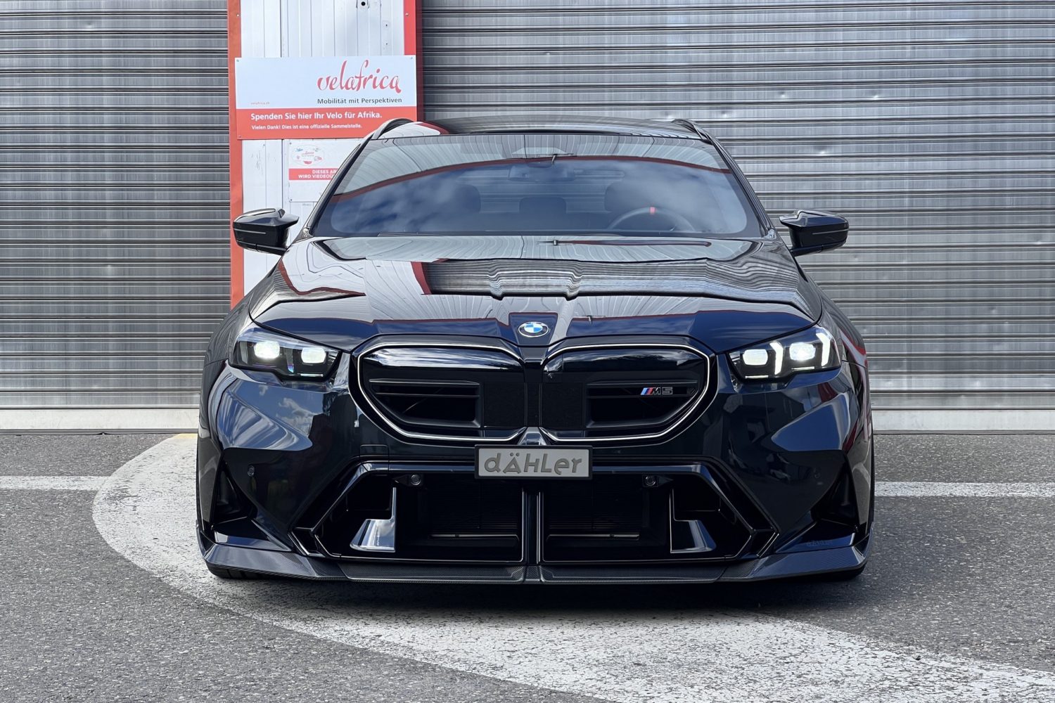 M5 Front Lip made from carbon fiber for the G90 and G99
